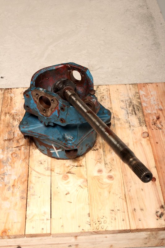 Ford 7740 LEFT Front axle final drive - Tractors Secondhand Parts