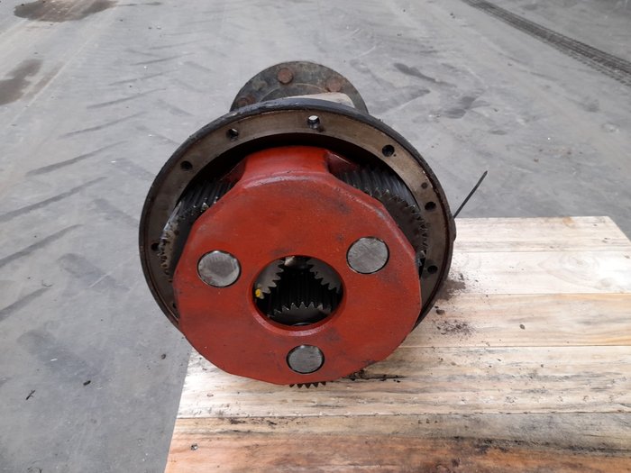 Case 956 LEFT Rear Half Axle - Tractors Secondhand Parts