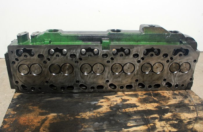 John Deere 6830 Cylinder Head - Tractors Secondhand Parts
