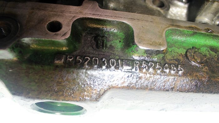 John Deere 6830 Cylinder Head - Tractors Secondhand Parts