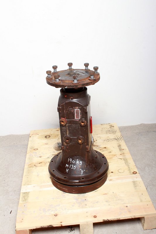 New Holland M135 RIGHT Rear Axle - Tractors Secondhand Parts