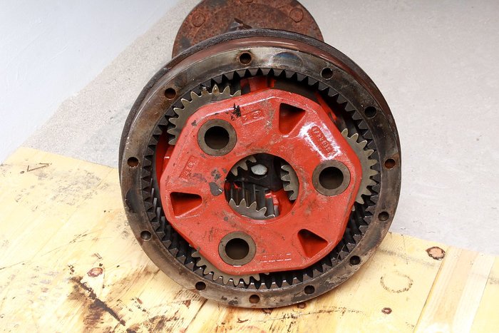 New Holland M135 RIGHT Rear Axle - Tractors Secondhand Parts