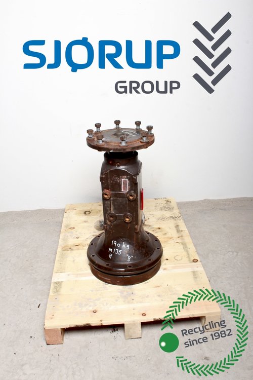 New Holland M135 RIGHT Rear Axle - Tractors Secondhand Parts