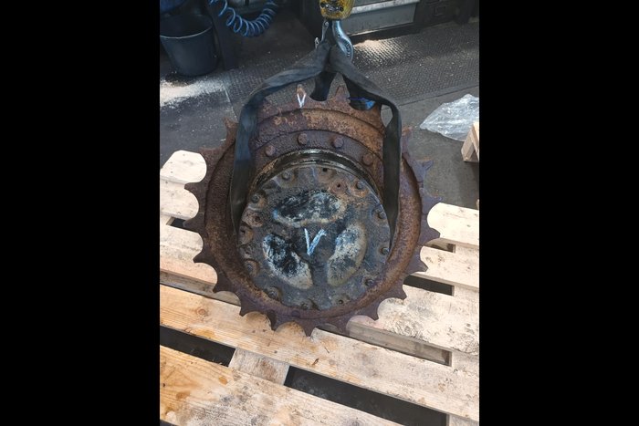 Caterpillar 312C LEFT Final drive - Construction equipment