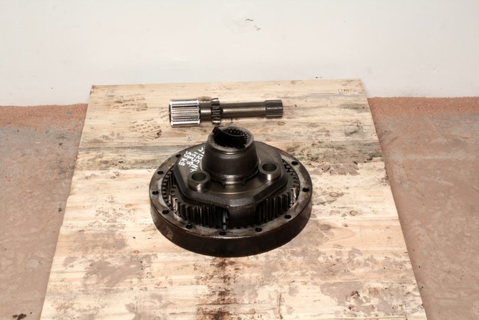 New Holland TM155 LEFT Rear axle planetary gear - Tractors Secondhand Parts
