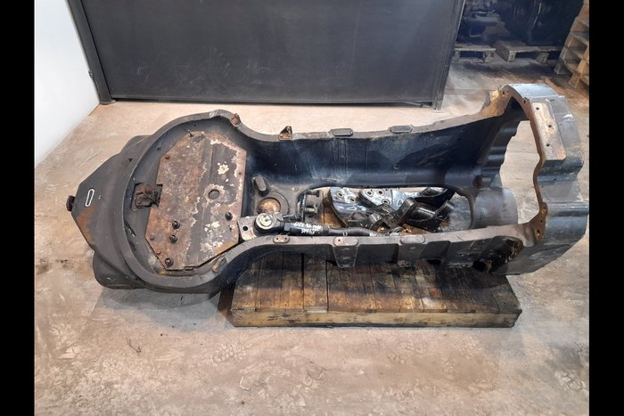 New Holland TG285 Front axle support - Tractors Secondhand Parts