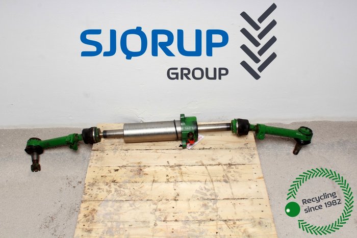 John Deere 7820 Front axle steering cylinder - Tractors Secondhand ...