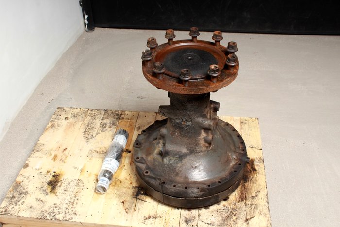 Fendt 820 Vario LEFT Rear Axle - Tractors Secondhand Parts