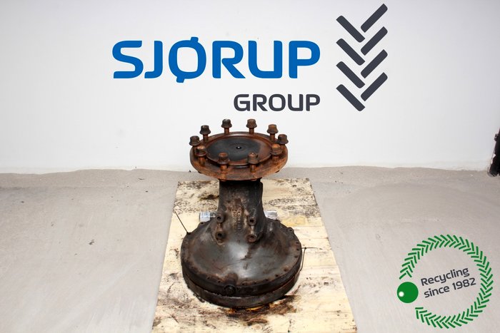 Fendt 820 Vario LEFT Rear Axle - Tractors Secondhand Parts Secondhand ...