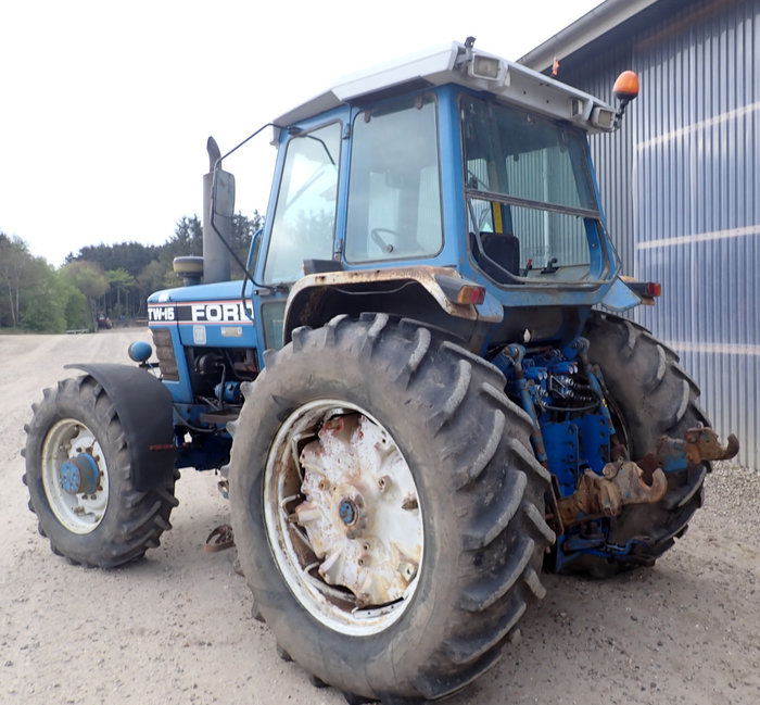 Ford TW15 tractor - Tractors