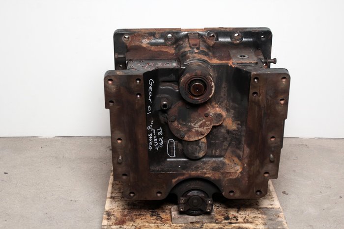 New Holland T8.390 Transmission - Tractors Secondhand Parts