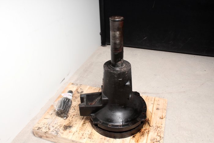 Case Magnum 310 RIGHT Rear Axle - Tractors Secondhand Parts