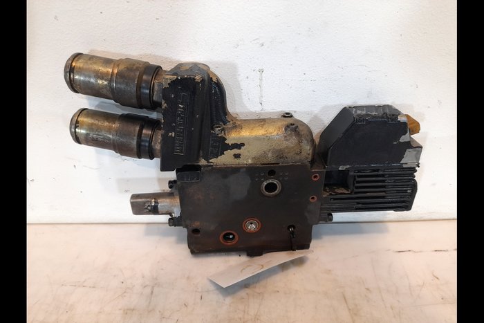 New Holland TM190 Remote control valve - Tractors Secondhand Parts