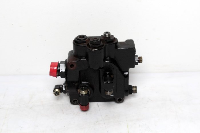 Case MX110 Priority valve - Tractors Secondhand Parts