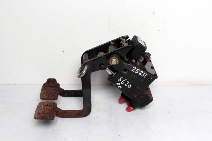 John Deere 6620 Brake system - Tractors Secondhand Parts