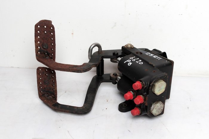 John Deere 6620 Brake system - Tractors Secondhand Parts