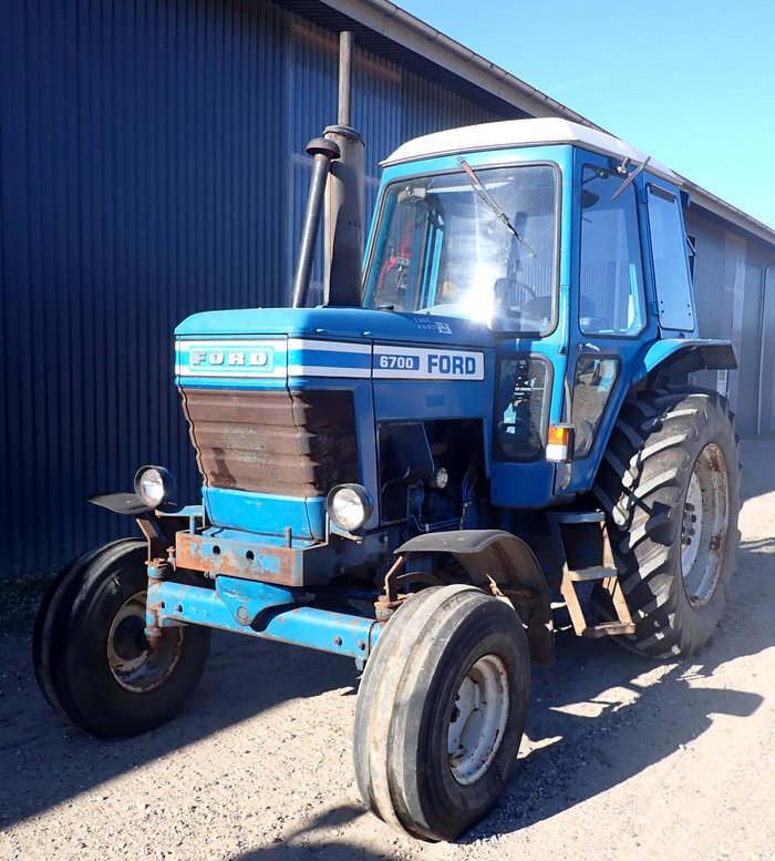 Ford 6700 tractor - Tractors