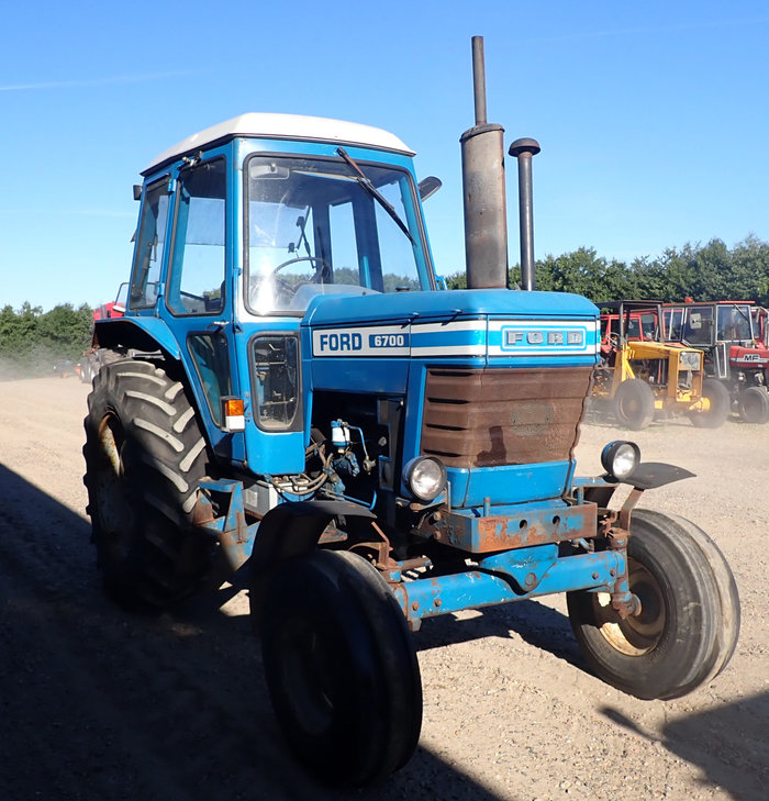 Ford 6700 tractor - Tractors