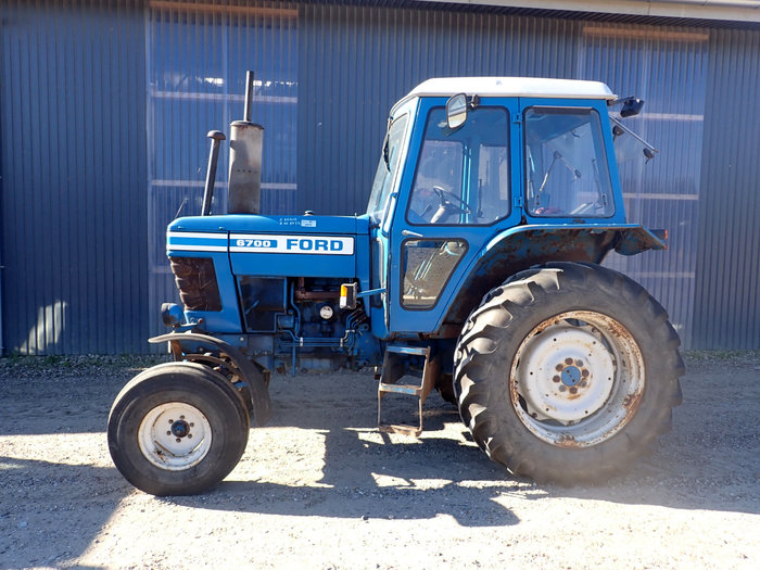 Ford 6700 tractor - Tractors