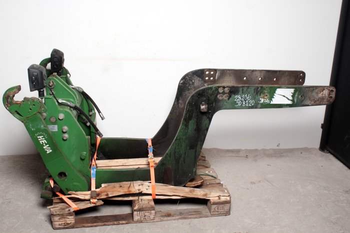 John Deere 8220 Frontlift - Tractors Secondhand Parts