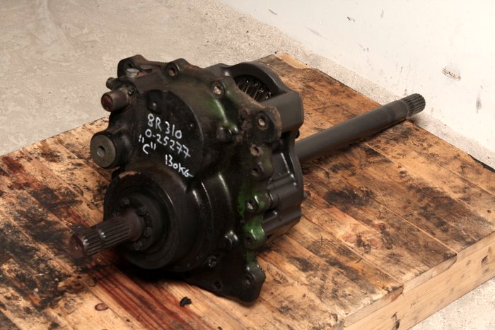 John Deere 8R 310 PTO - Tractors Secondhand Parts
