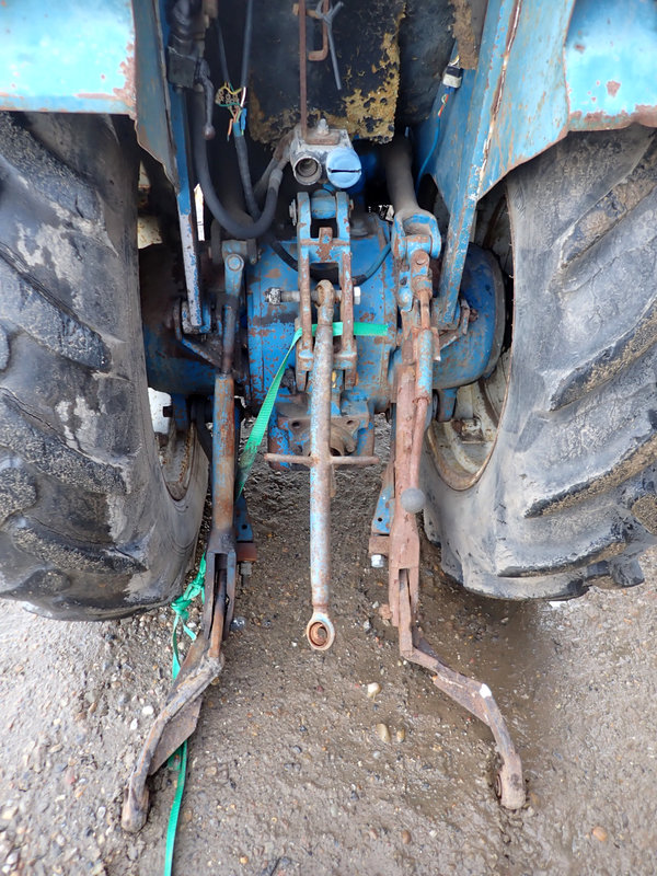 Ford 4110 tractor - Tractors