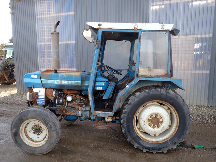 Ford 4110 tractor - Tractors