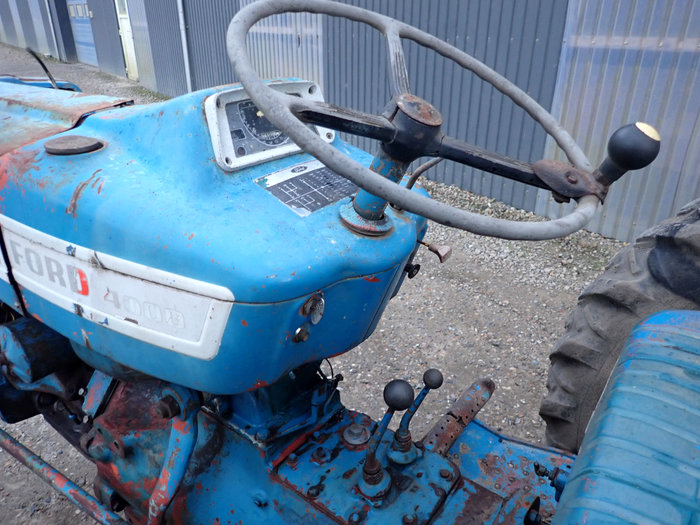 Ford 4000 traktor - Traktoren