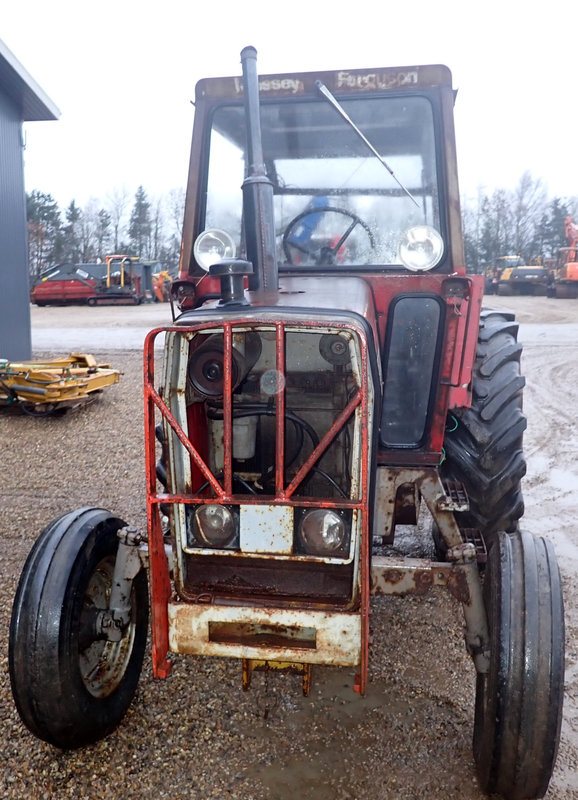 Massey Ferguson 575 tractor - Tractors