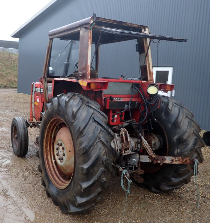 Massey Ferguson 575 tractor - Tractors