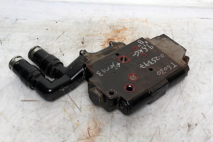 New Holland T6030 Remote control valve - Tractors Secondhand Parts