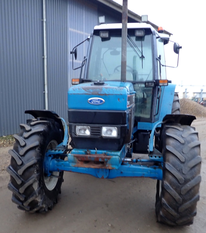 New Holland 7840 tractor - Tractors