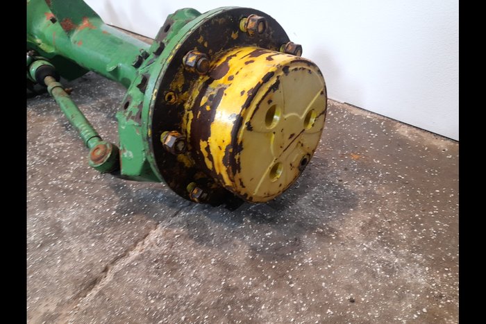 John Deere 2040 S Front Axle - Tractors Secondhand Parts