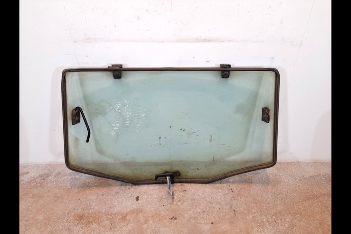 John Deere 6910 Rear Window - Tractors Secondhand Parts