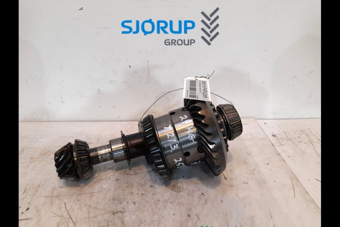 Valtra T213 Front axle differential - Tractors Secondhand Parts