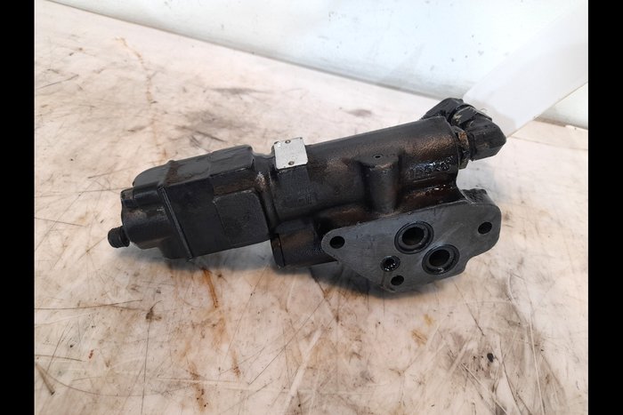 Massey Ferguson 6260 Hydraulic trailer brake valve - Tractors ...