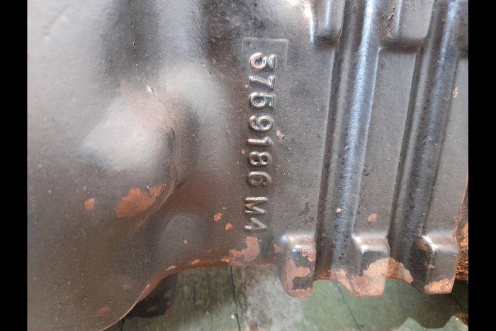 Massey Ferguson 4225 LEFT Rear Half Axle - Tractors Secondhand Parts
