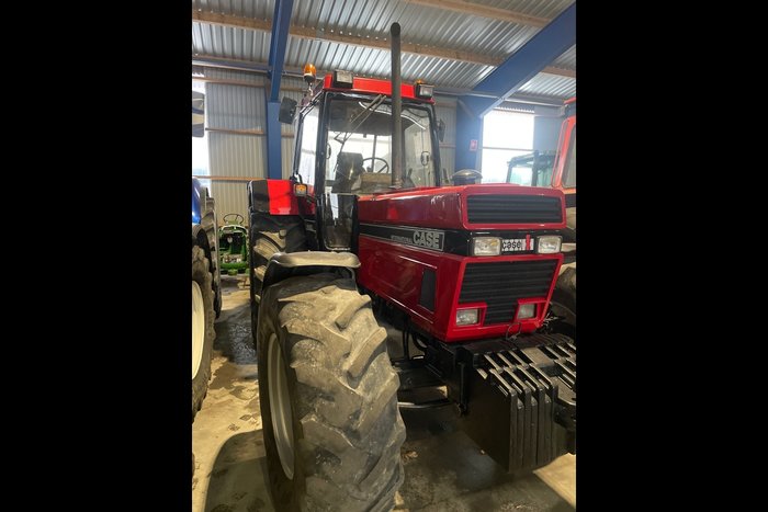 Case 1455 XL tractor - Tractors