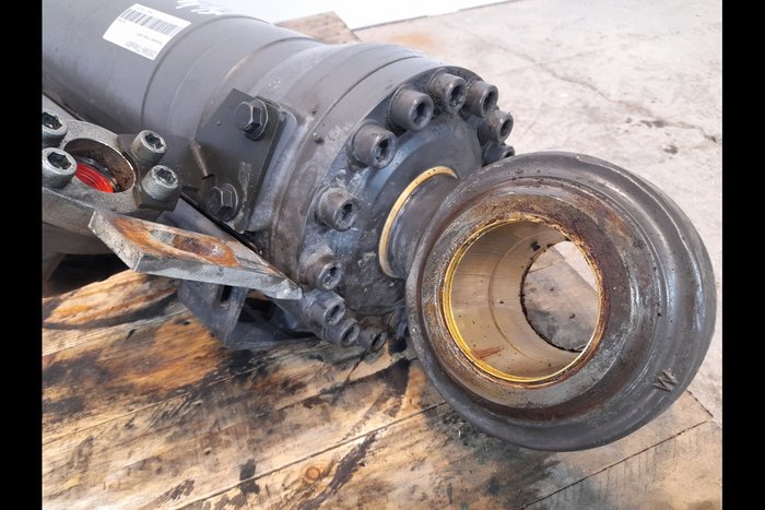 Volvo L90 F Hydraulic Cylinder - Construction equipment