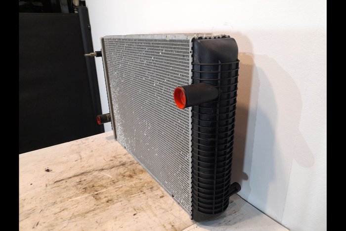 Volvo L90 F Water Radiator - Construction equipment