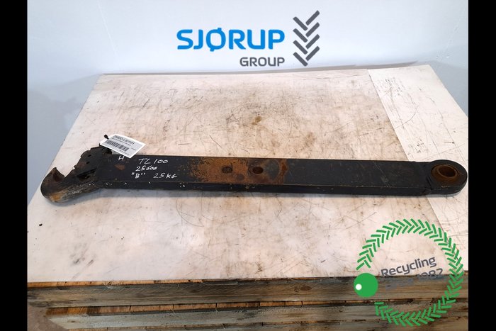 New Holland TL100 RIGHT Liftarm - Tractors Secondhand Parts