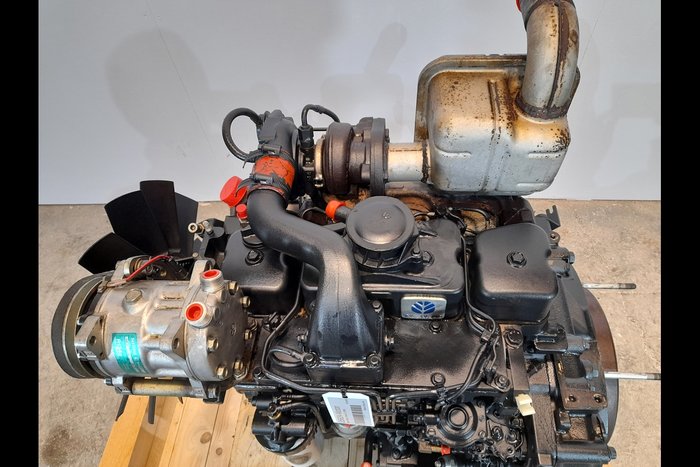 New Holland TL100A Engine - Tractors Secondhand Parts