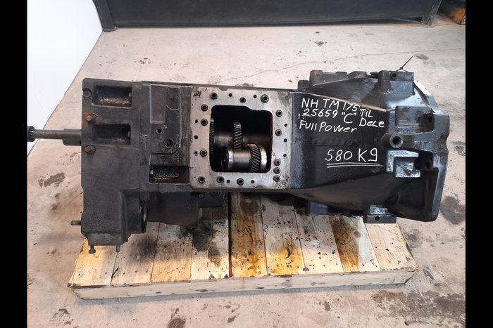 Getriebe New Holland TM175 - Gebrauchte Ersatzteile für Trakoren